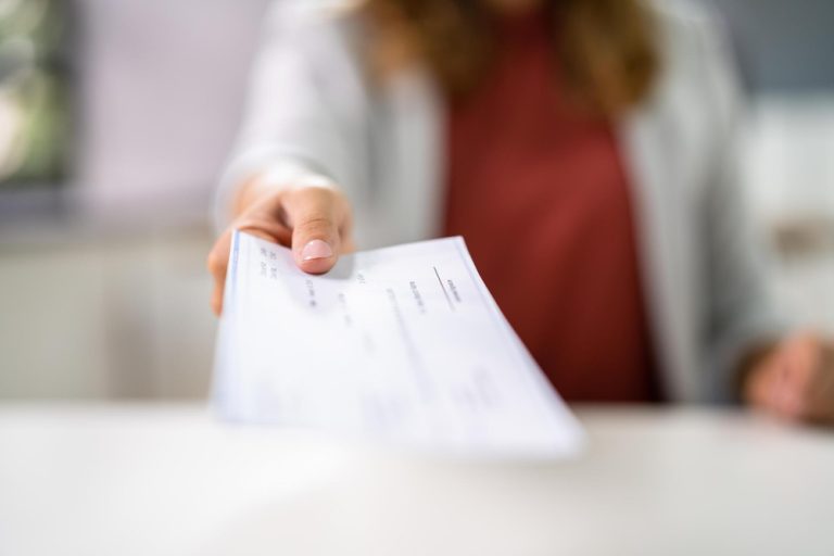 ¿Qué necesito para cambiar un cheque y cuáles son las opciones ...